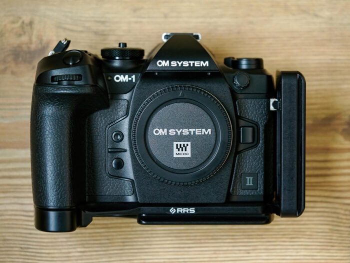 Review: RRS BOM1-LS L-Bracket for OM System OM-1 Mark II for better Grip - wildmacro - extreme ...
