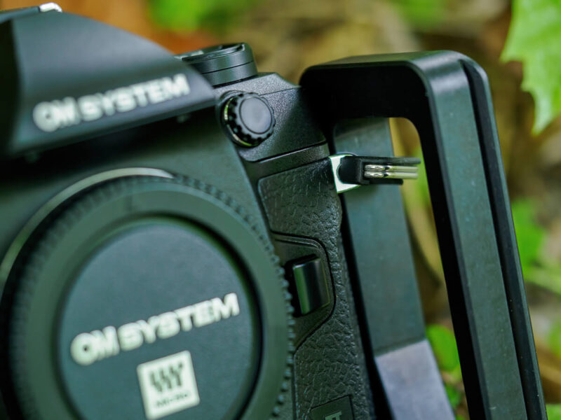 Review: RRS BOM1-LS L-Bracket for OM System OM-1 Mark II for better ...