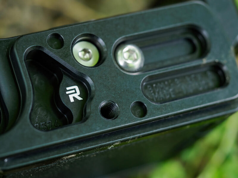 Review: RRS BOM1-LS L-Bracket for OM System OM-1 Mark II for better ...